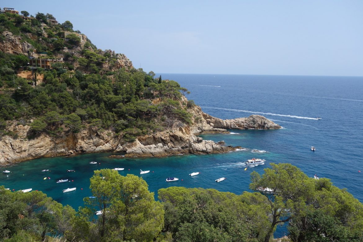 Cycling along the coast of Catalonia, Spain! - Travelwriter.nl
